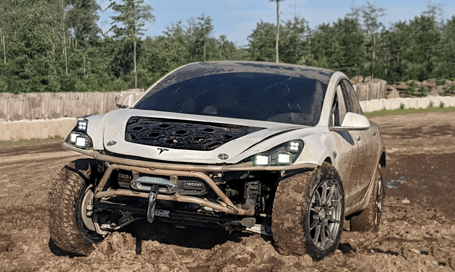 Tesla rogue mechanic goes full “Mad Max” in insane rebuild – ilovetesla.com