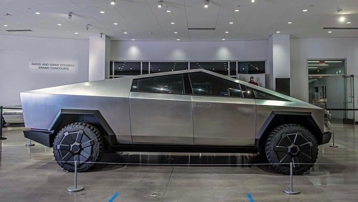 Tesla bull shares bold prediction on Cybertruck new variant, unveil ...