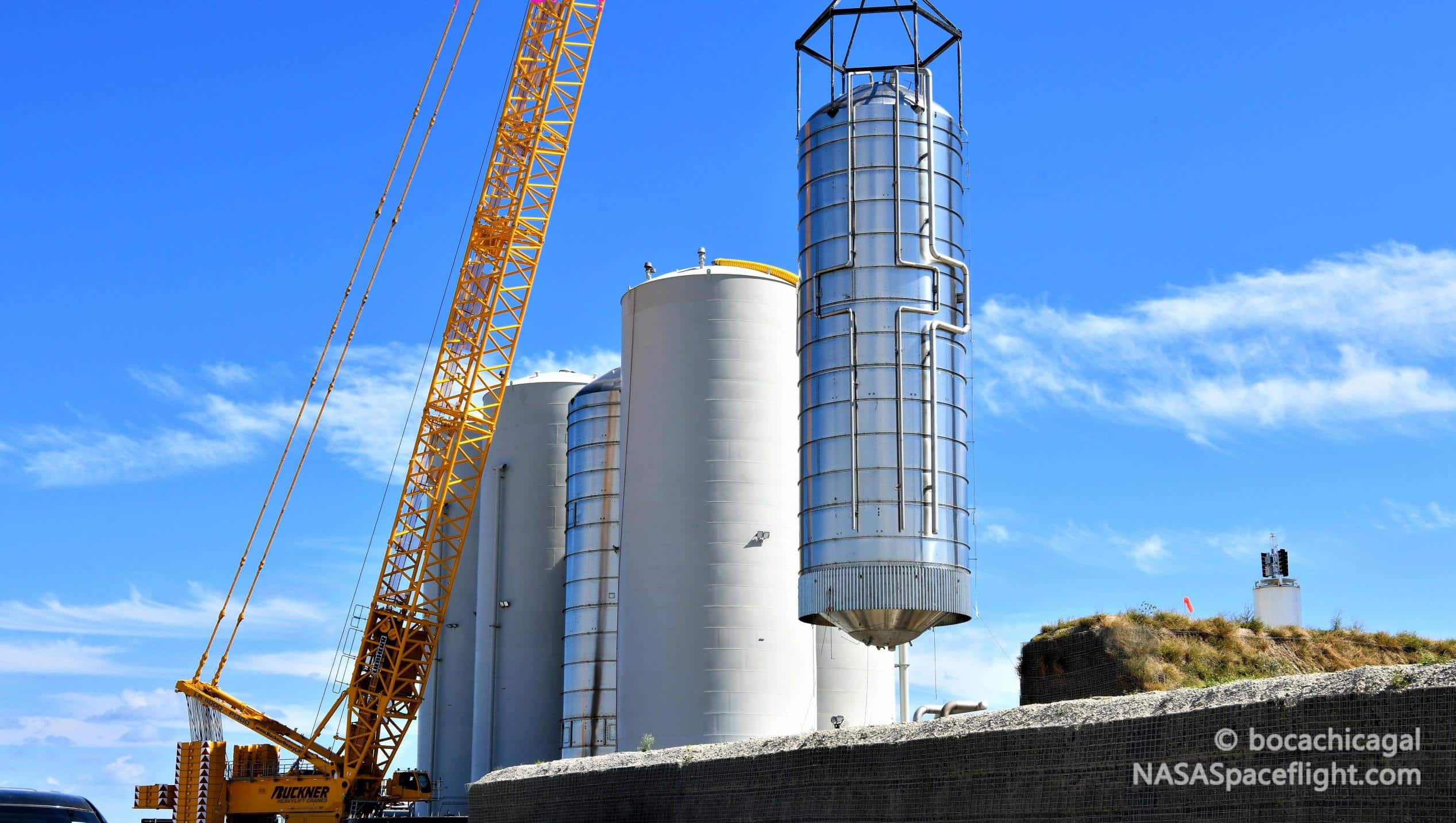 SpaceX’s first orbital-class Starship ‘tank farm’ is almost finished ...