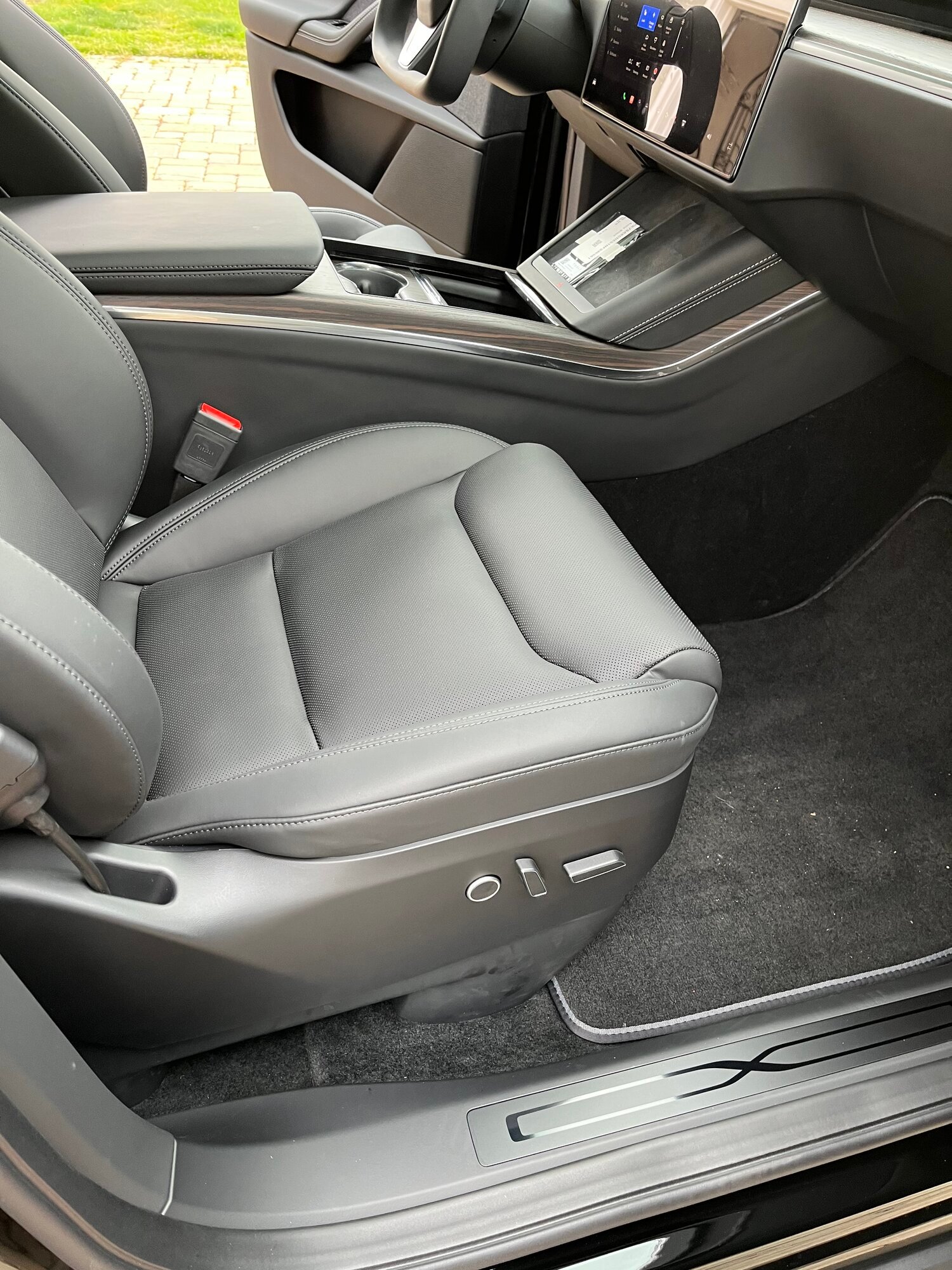 Tesla Model X five seater deliveries begin — new hope for seven-seat ...