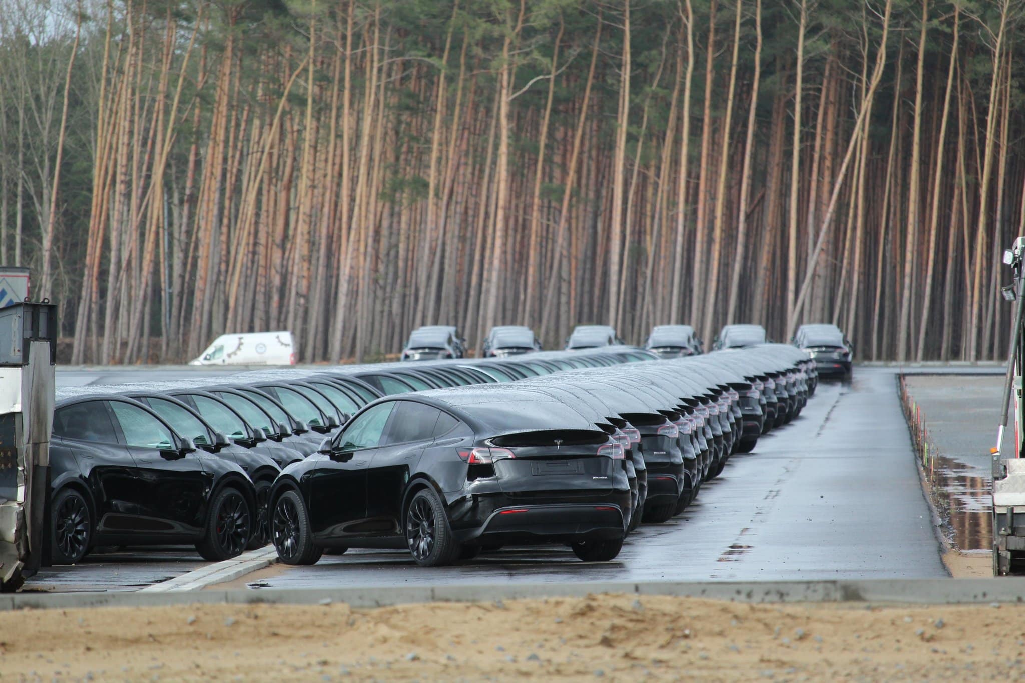 Tesla formally wins final environmental approval to open Gigafactory ...