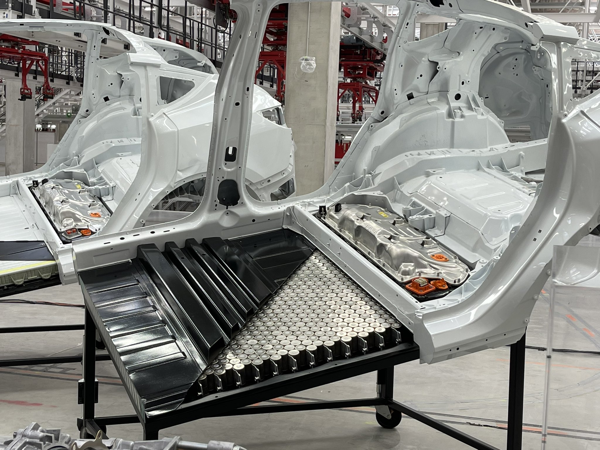 Munro Live shares a look at Tesla’s improvements on the 4680 structural ...