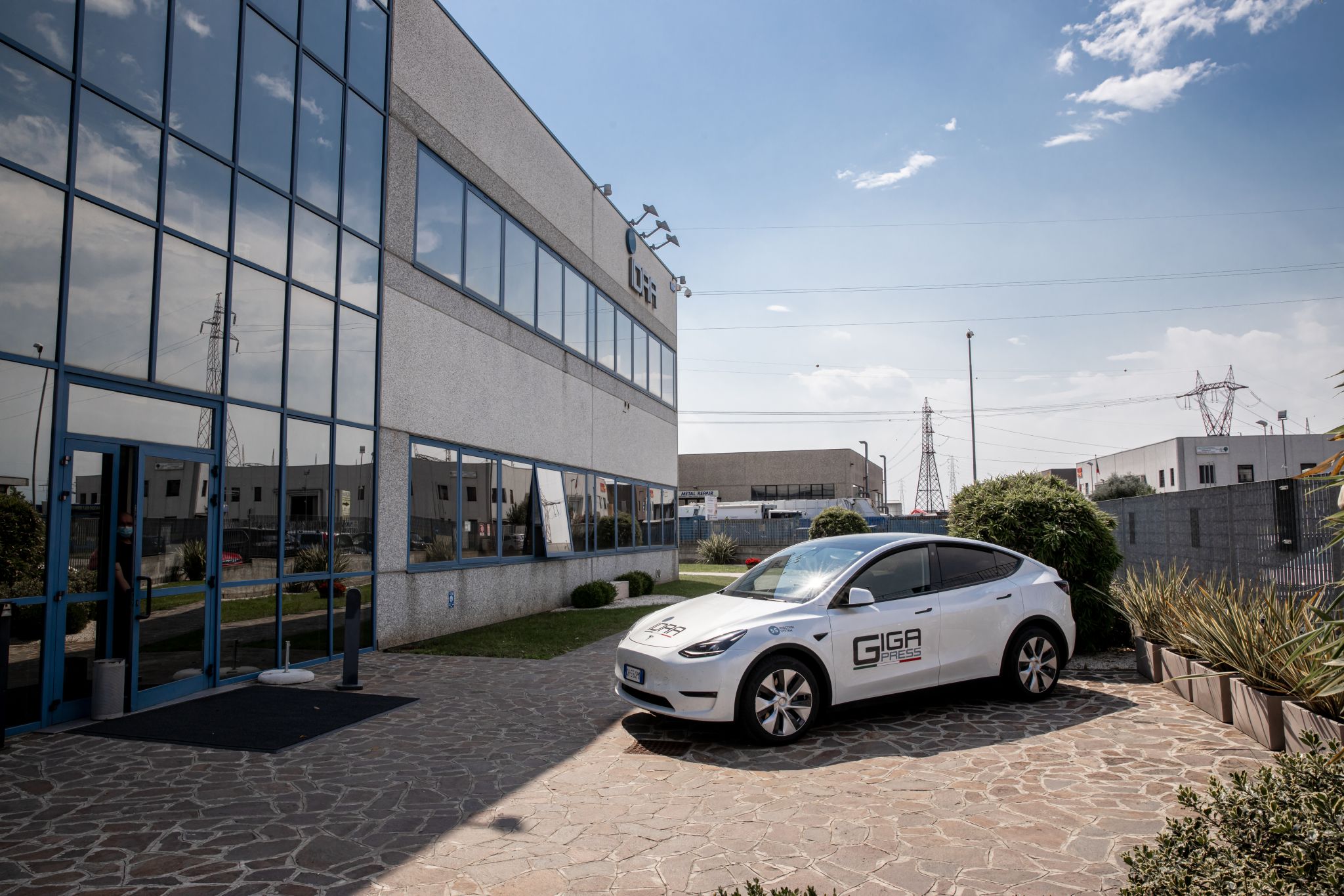 IDRA Group shows off new Tesla Model Y – ilovetesla.com