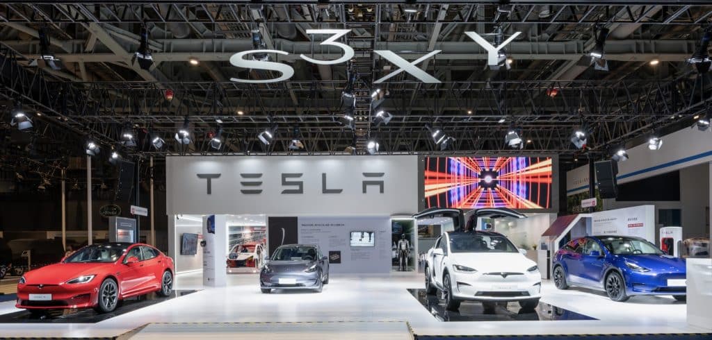 Tesla takes delivery of Kuka production line robots amid Cybertruck ...
