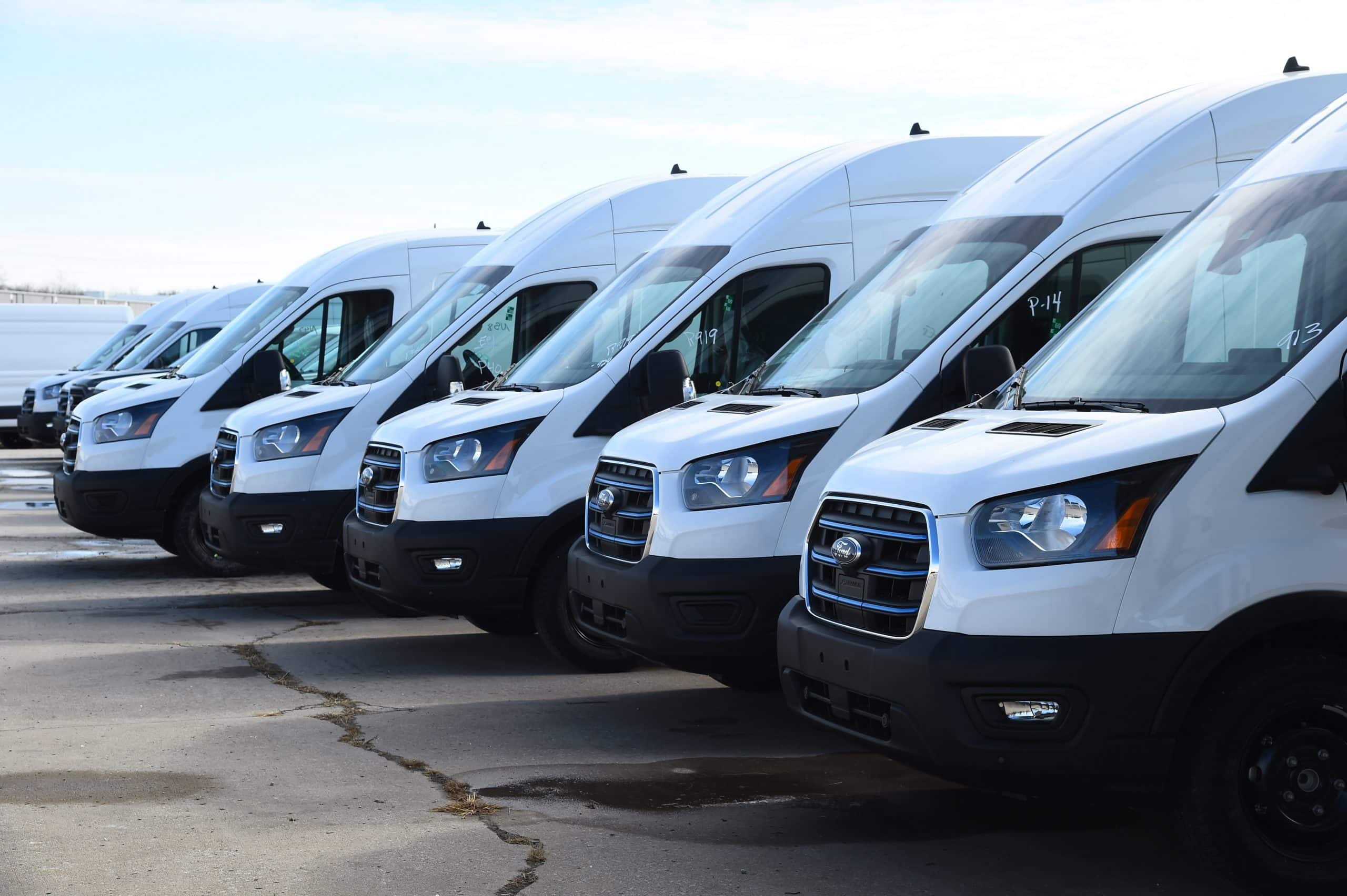 Ford wins contract to supply USPS with E-Transit mail delivery vehicles ...