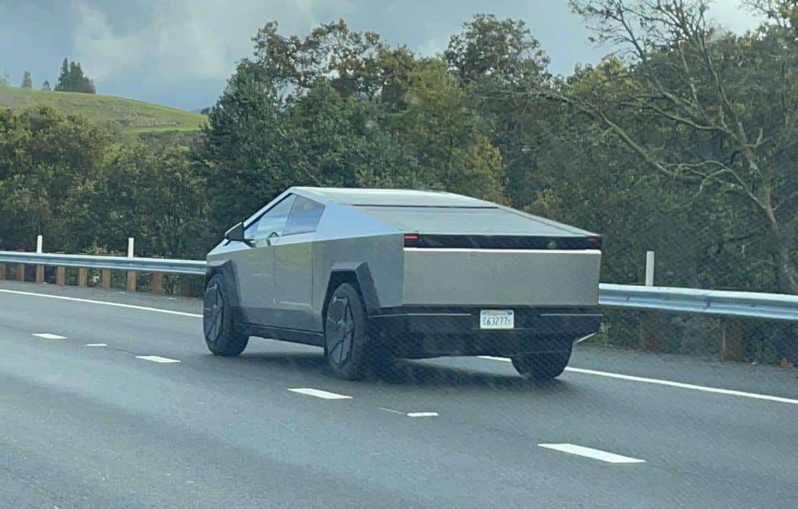 Tesla Cybertruck beta looks production-ready with original aero covers ...