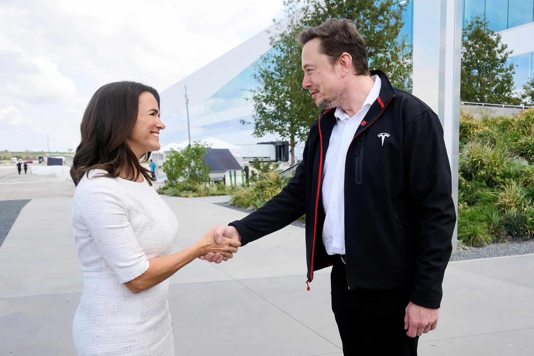 Elon Musk met with the President of Hungary at Giga Texas – ilovetesla.com