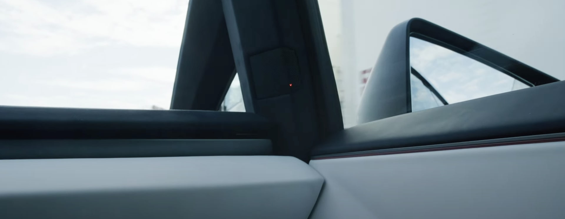 Tesla Opted for Mirrorless Cybertruck Design – Discover How Visibility ...