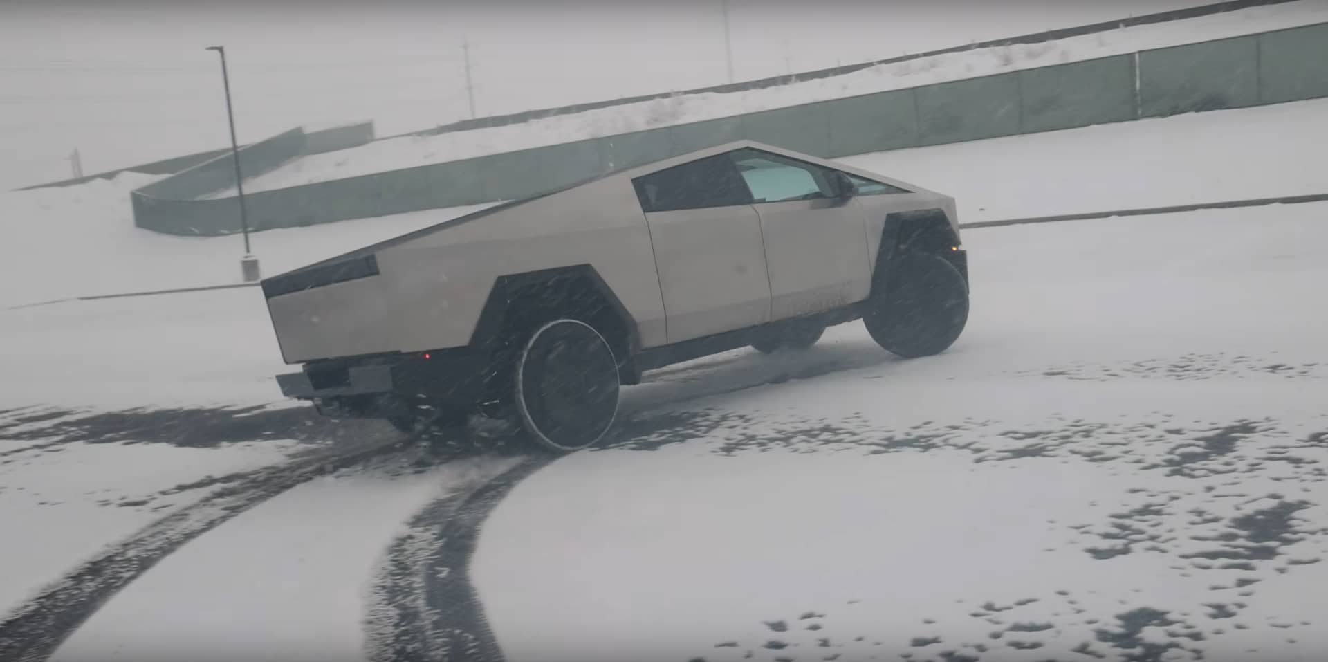 Tesla Cybertruck: A Snowy Adventure of Power and Performance ...