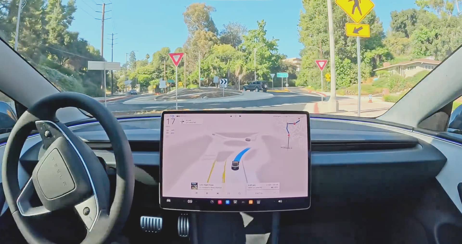 Tesla's Full Self-Driving: Mastering Complex Maneuvers and Paving the ...