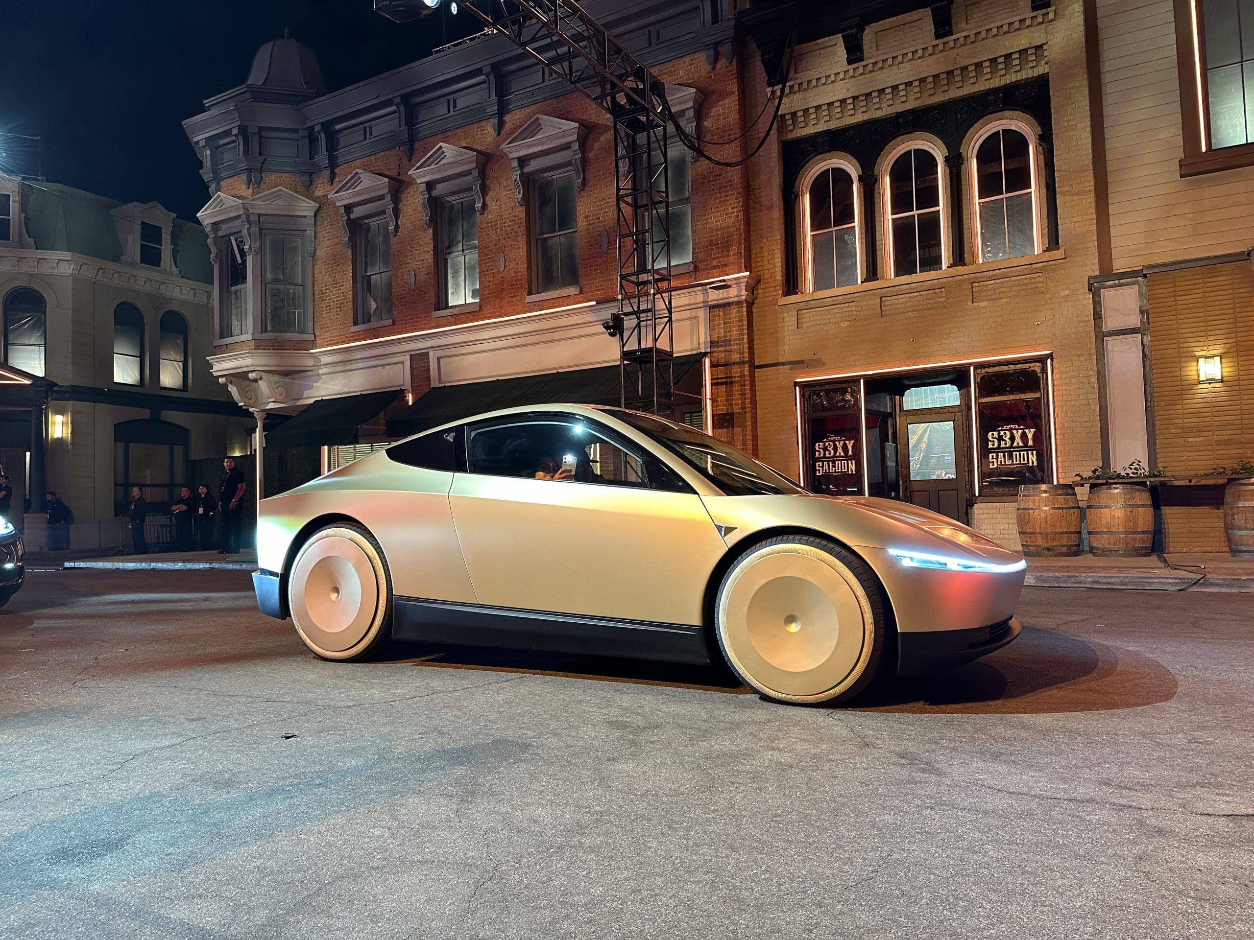 Tesla's Cybercab: Revolutionizing Wireless Charging in Robotaxis ...