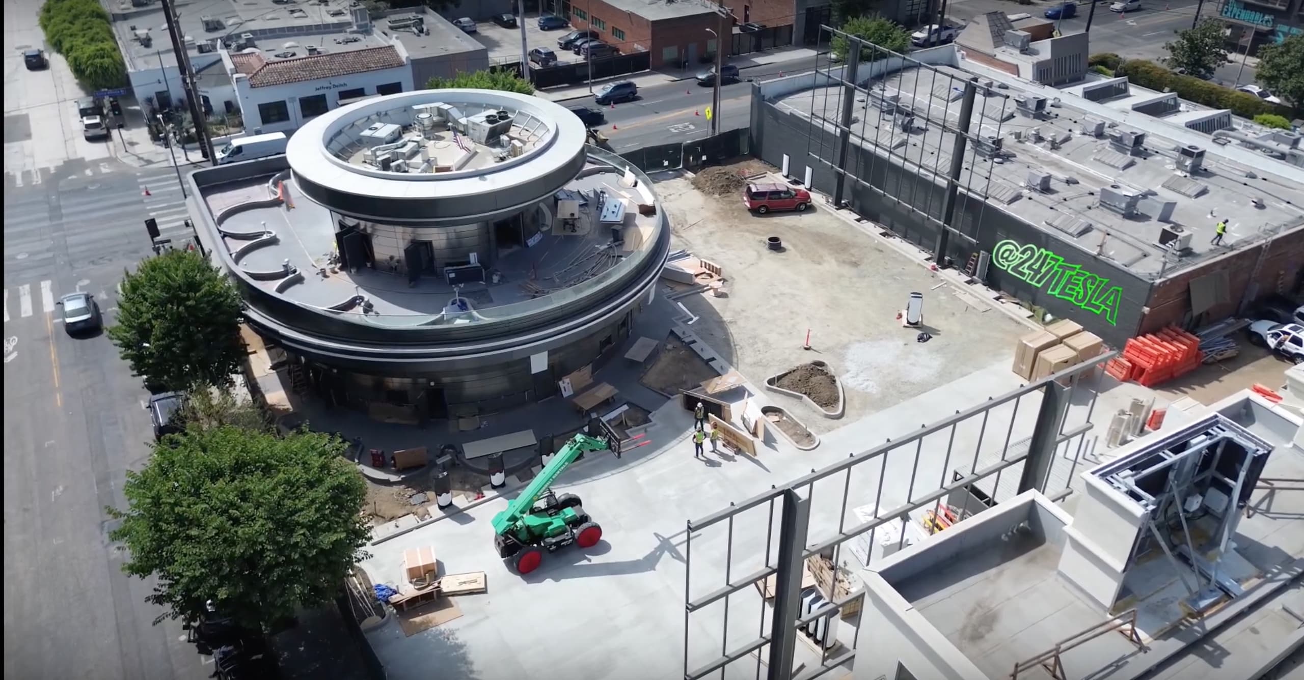 Tesla's Retro Revival: Drive-in Dining with a Futuristic Twist ...