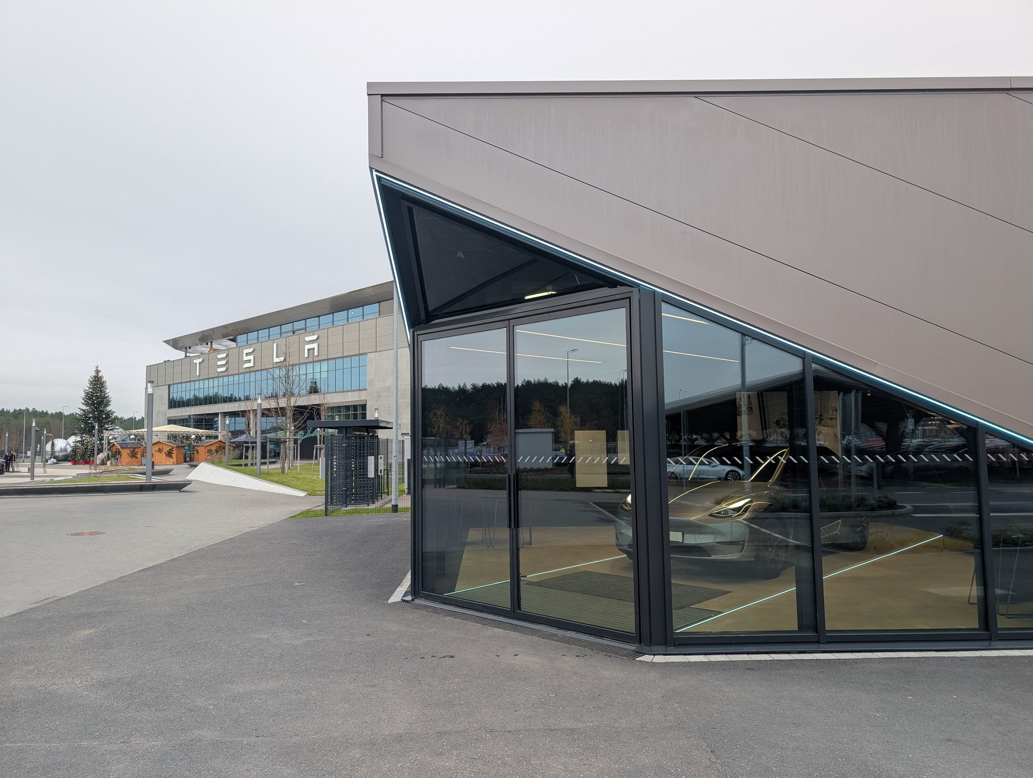 Tesla Giga Berlin: A Beacon of Hope in Germany’s Evolving EV Landscape ...