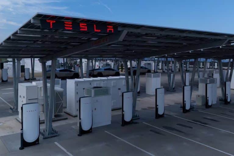 Tesla's Solar Revolution: $2.9 Billion China Equipment Deal Powers 100 ...