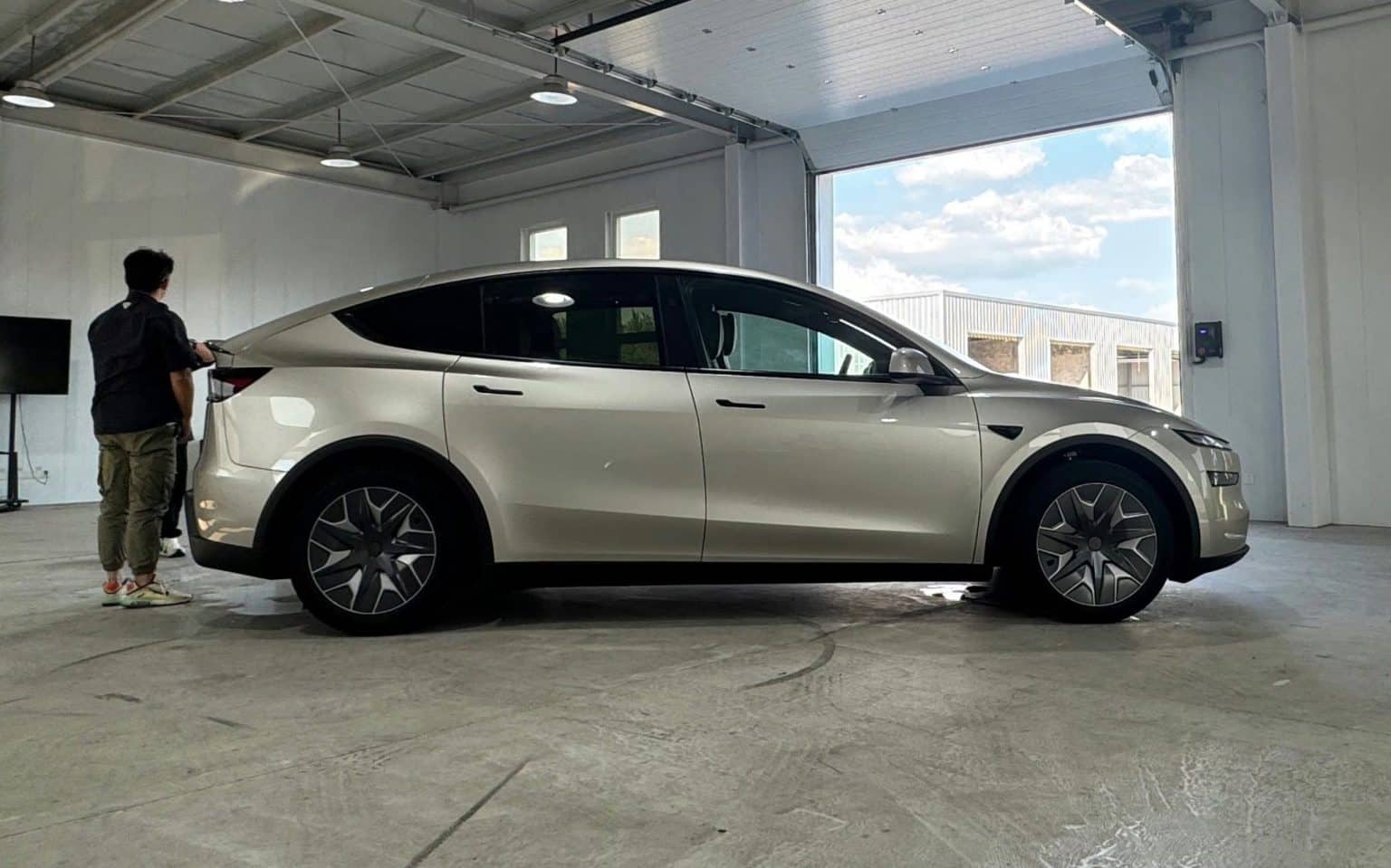 Tesla Cybercab Ignites the Robotaxi Revolution: From Giga Texas ...